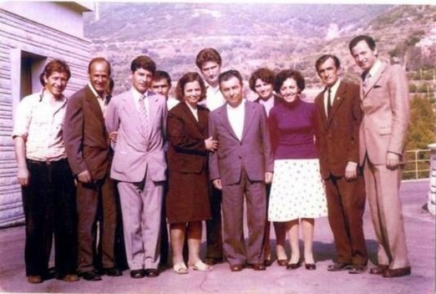 Berisha:Nderuat xhelatët e 'Enverit'Braçe: Ç'i bëre fotot me Vito Kapon ...